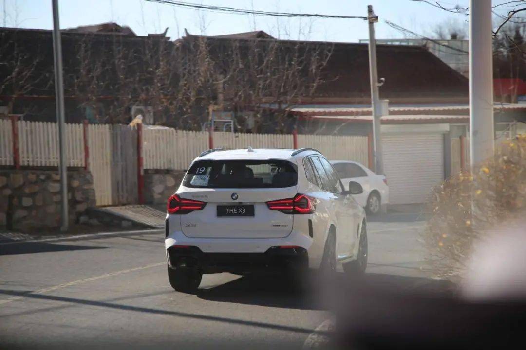 试驾目前为止最好的宝马X3：2.0T+8AT，不加长一样好卖